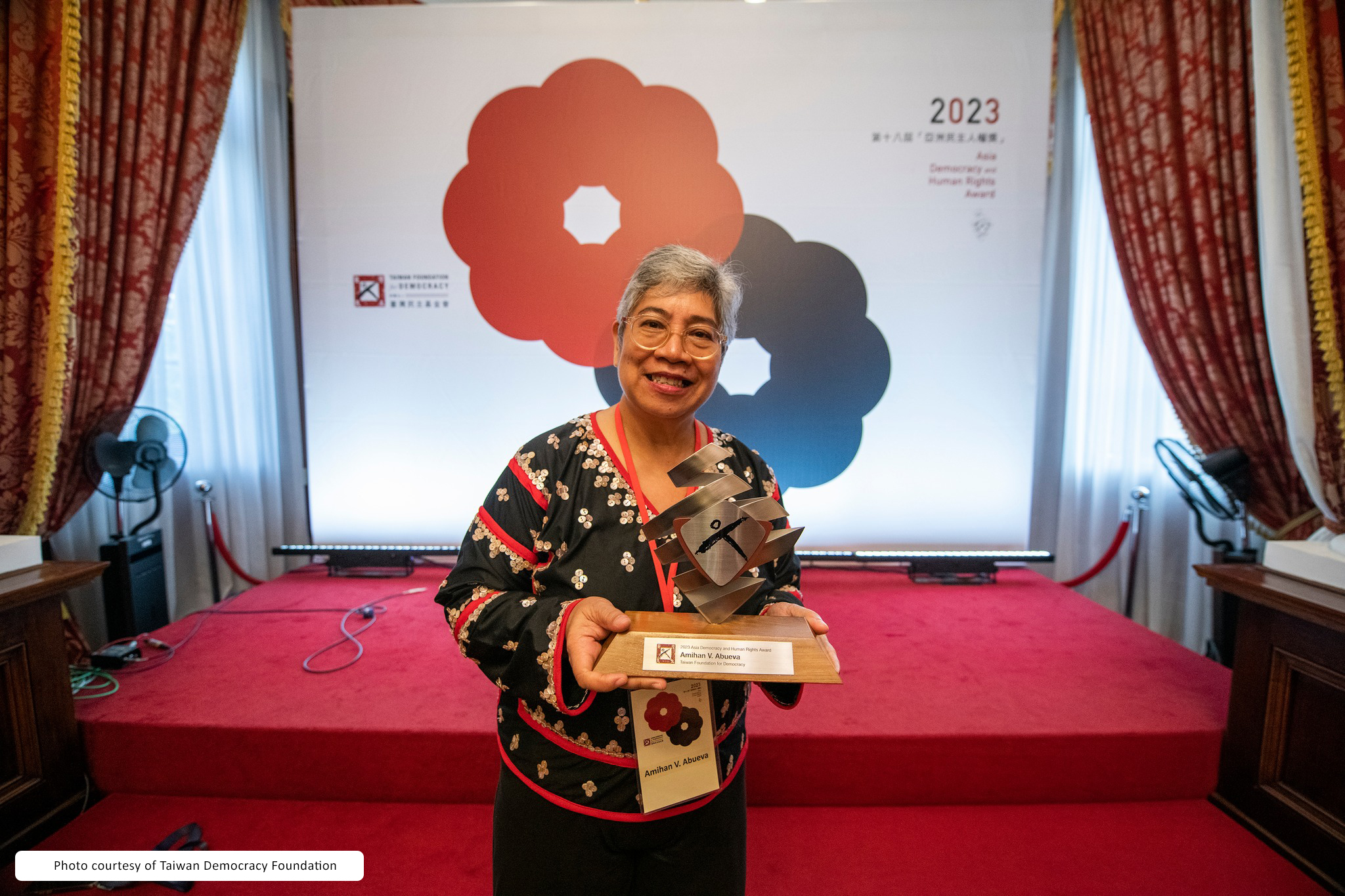 CRC Asia's Amihan Abueva receives the 2023 Asia Democracy and Human ...